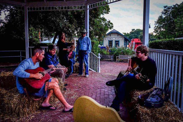 Things To Do in The City of Farmers Branch | Tour Texas