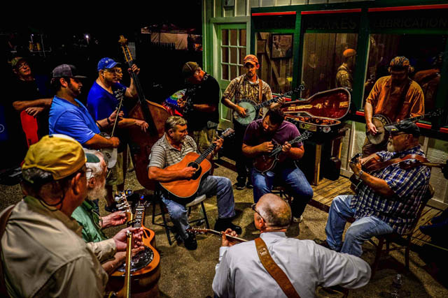 Things To Do in The City of Farmers Branch | Tour Texas